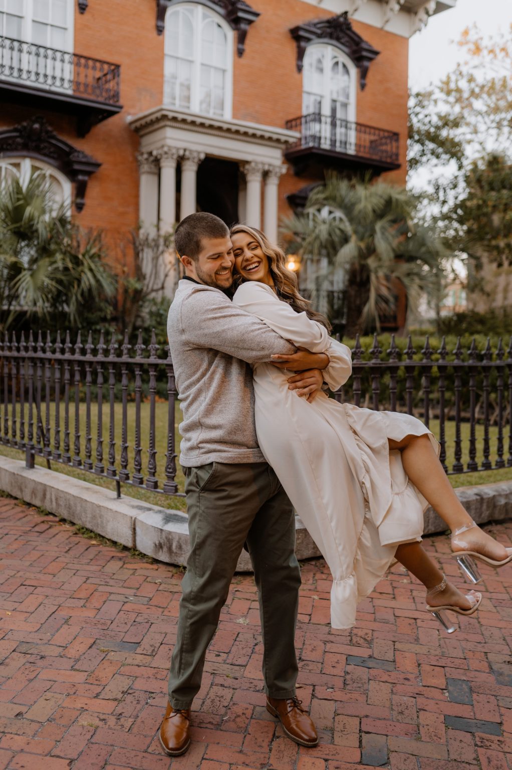 Downtown Savannah Engagement Session: Marina & Bryan - Karen Norian ...
